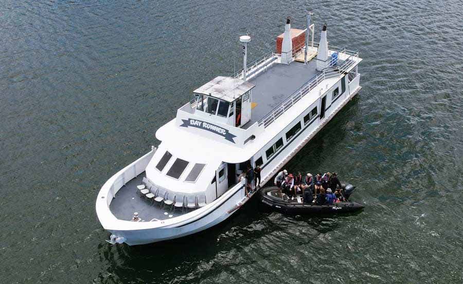 Boat Hire on Bayrunner