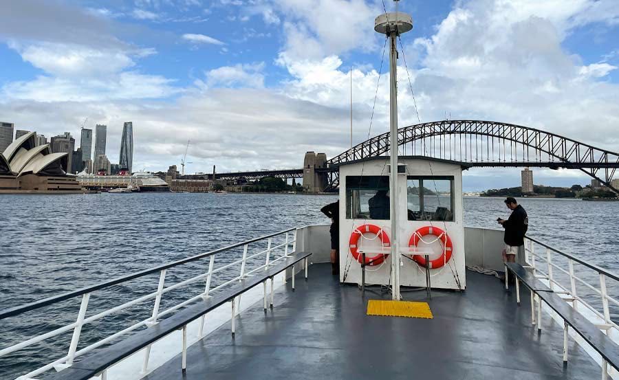 Boat Hire on Bayrunner